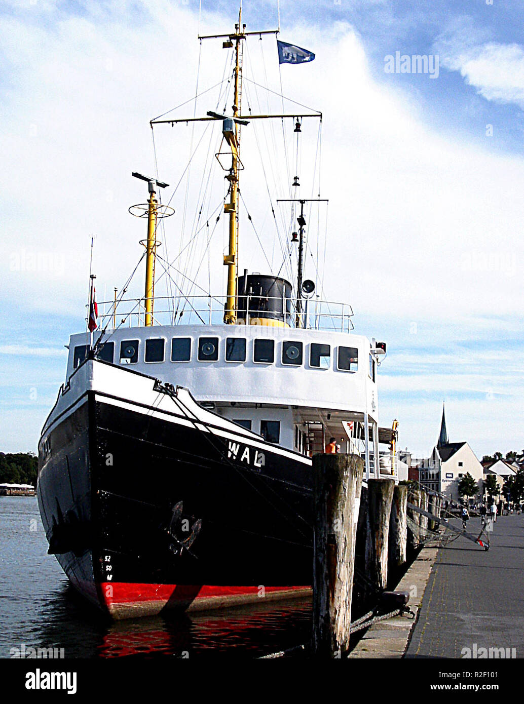 Old timer sailing ship dock hi-res stock photography and images - Alamy