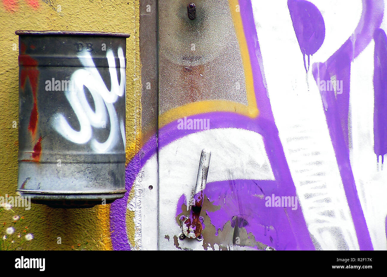 Matched color hi-res stock photography and images - Alamy