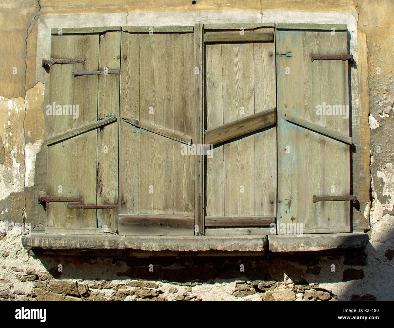 Double wood shutters hi-res stock photography and images - Alamy