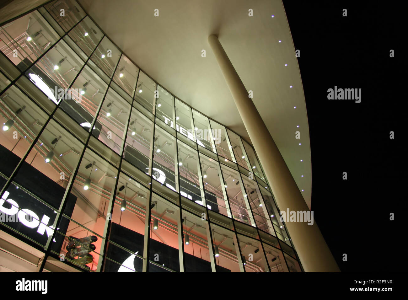 Curved surface hi-res stock photography and images - Alamy