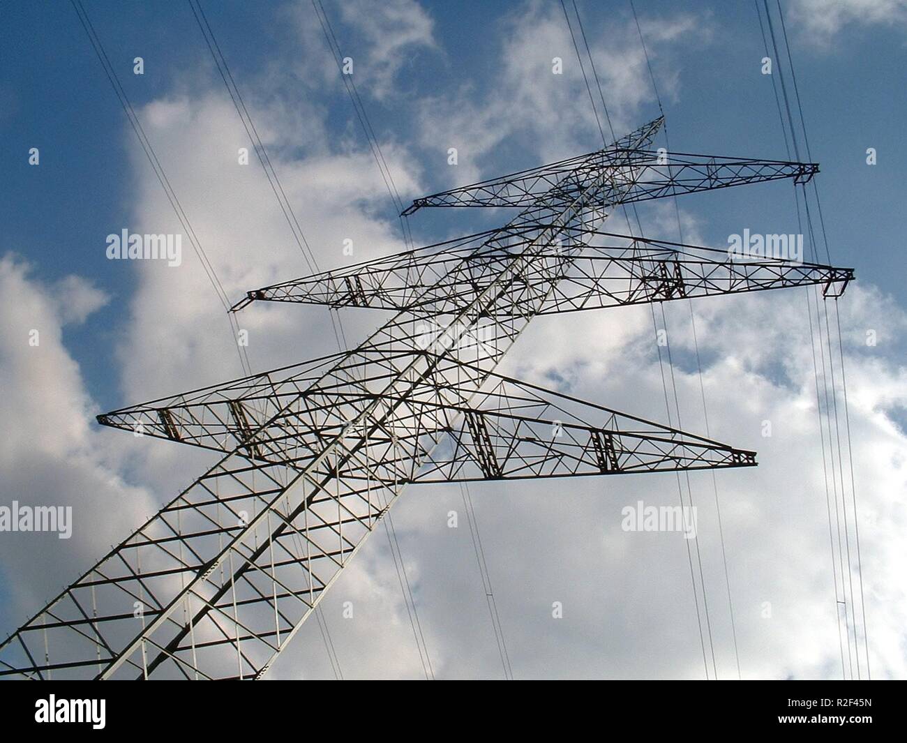 Stromleitungen mast hi-res stock photography and images - Alamy