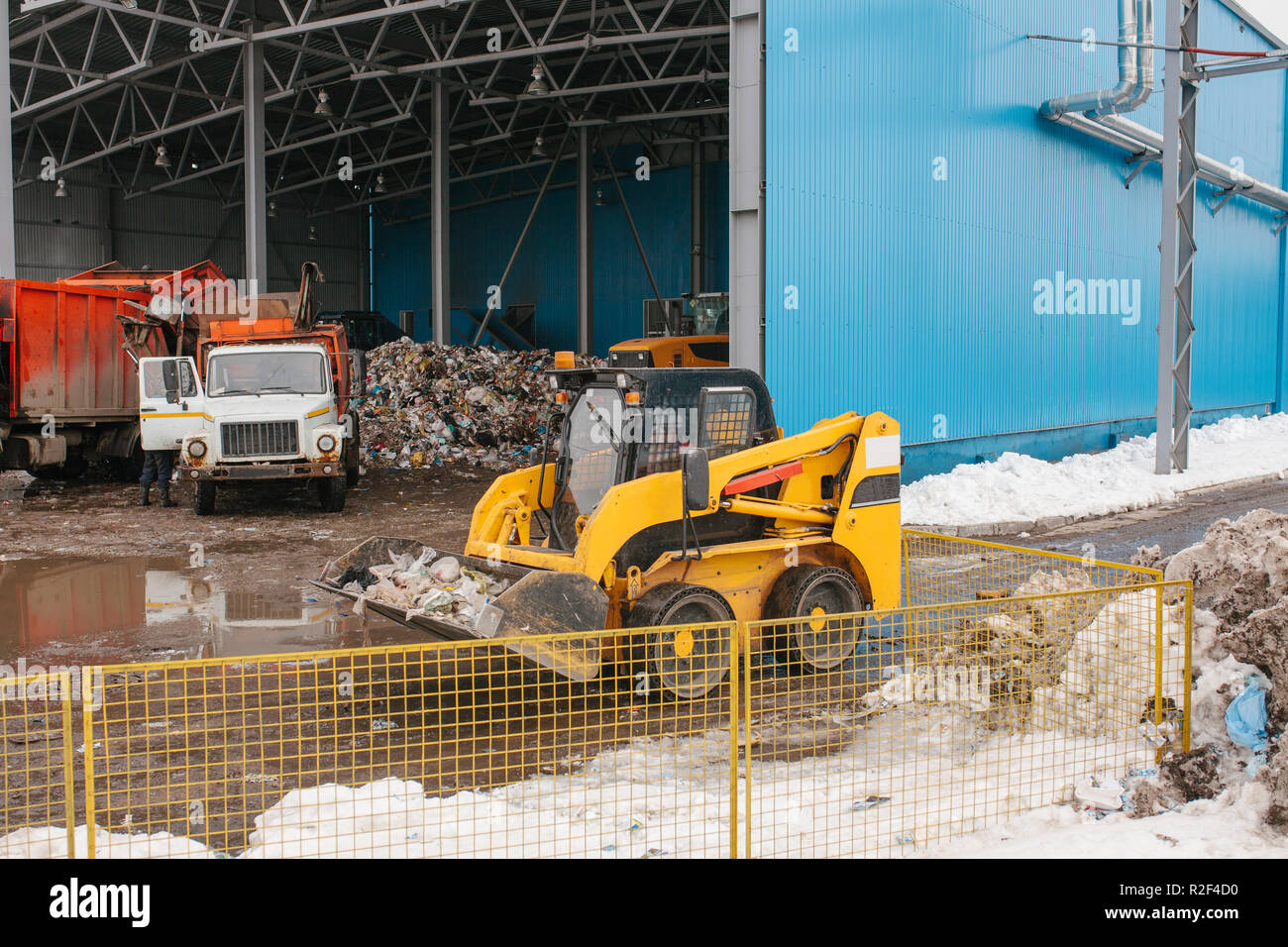 Disposal garbage trucks hi-res stock photography and images - Alamy