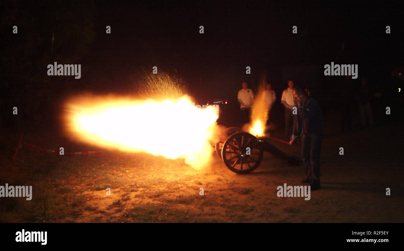Brass cannon hi-res stock photography and images - Alamy