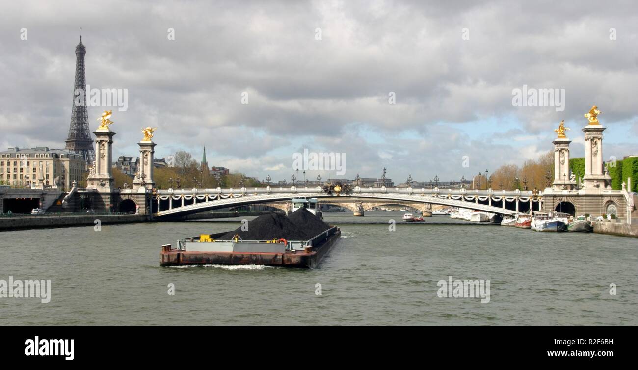 alexander iii. bridge Stock Photo - Alamy