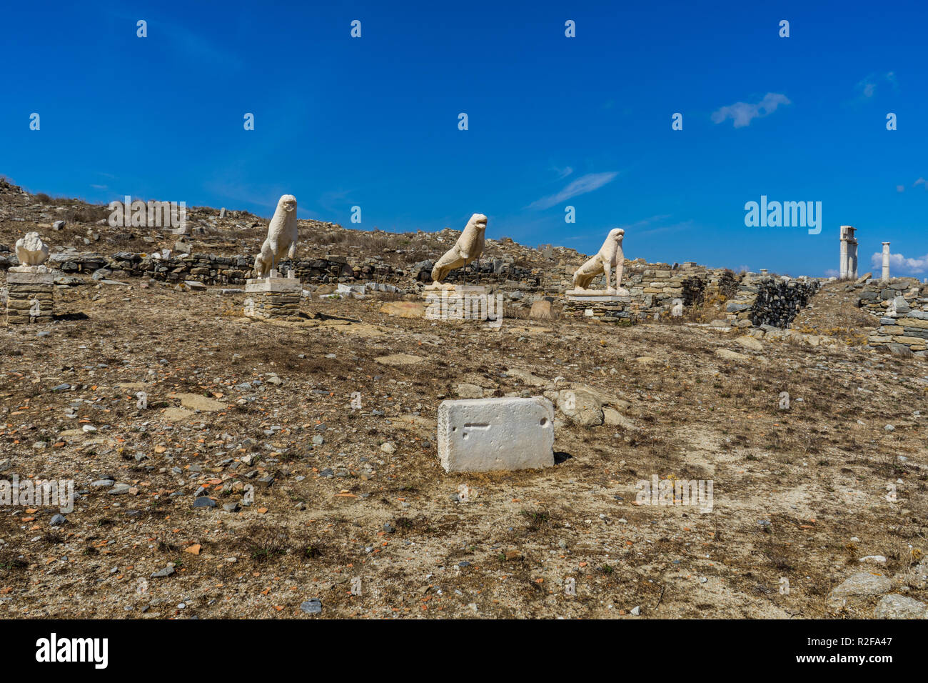 Delos statues hi-res stock photography and images - Alamy