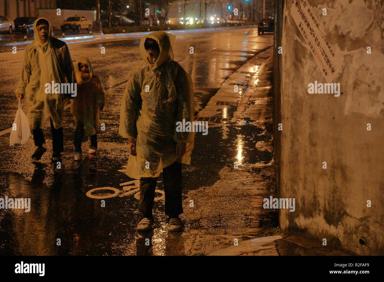 Tsai ming liang stray dogs hi-res stock photography and images - Alamy