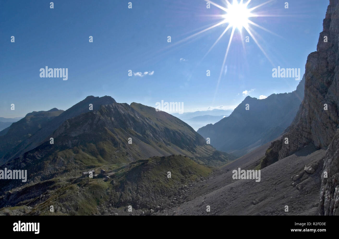 Keen glance hi-res stock photography and images - Alamy