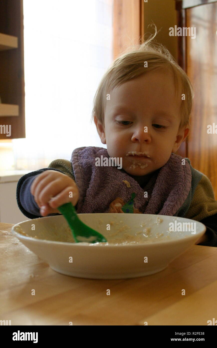 Boy eating pap hi-res stock photography and images - Alamy
