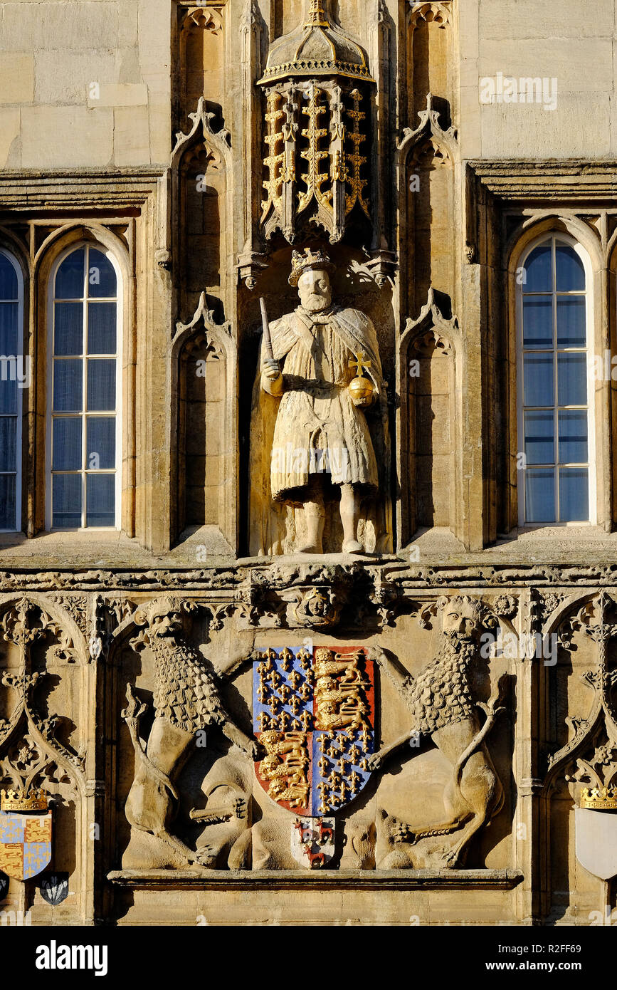 Statue of henry viii hi-res stock photography and images - Alamy