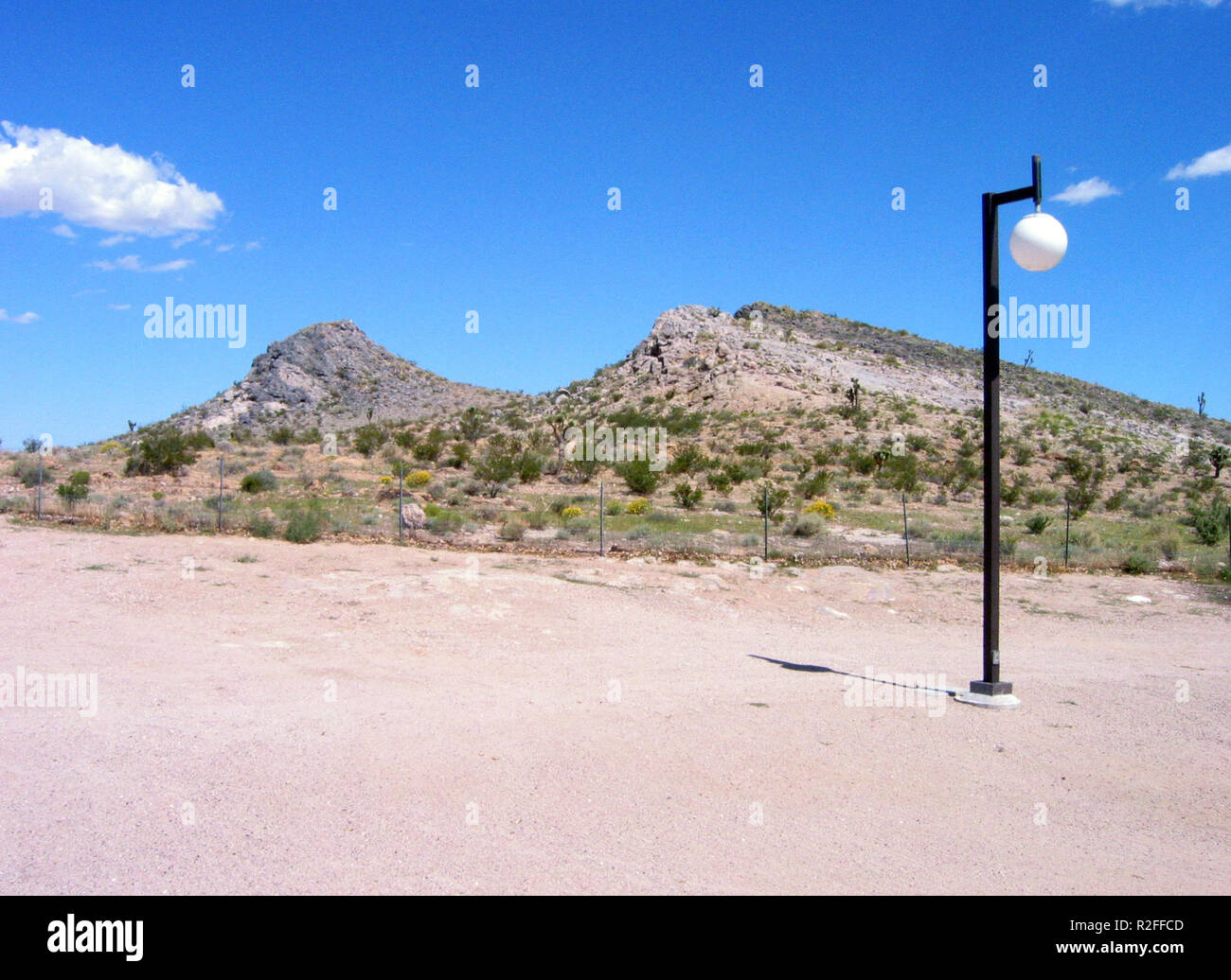 lamp in the nevada desert Stock Photo - Alamy