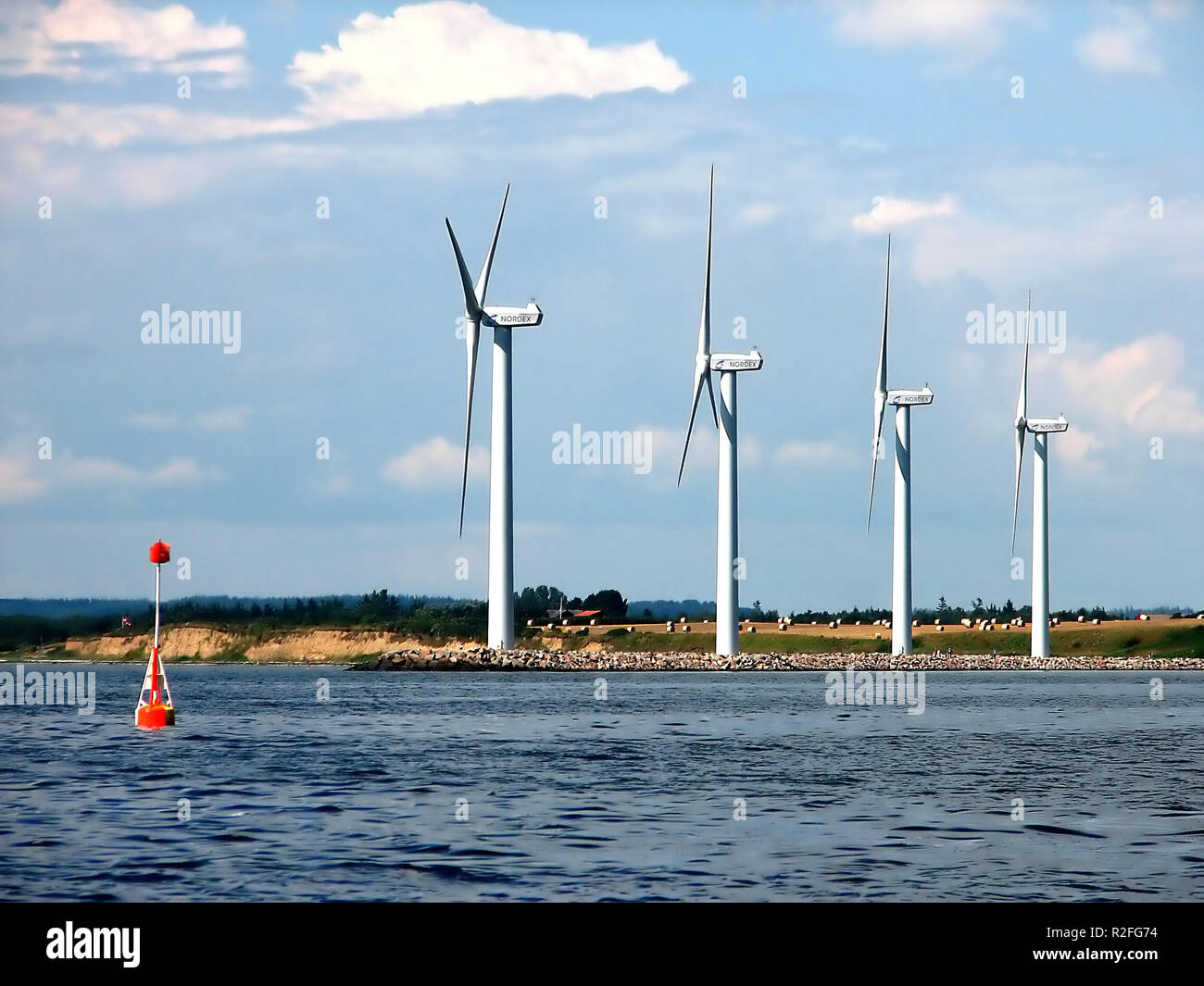 Strung sail hi-res stock photography and images - Alamy