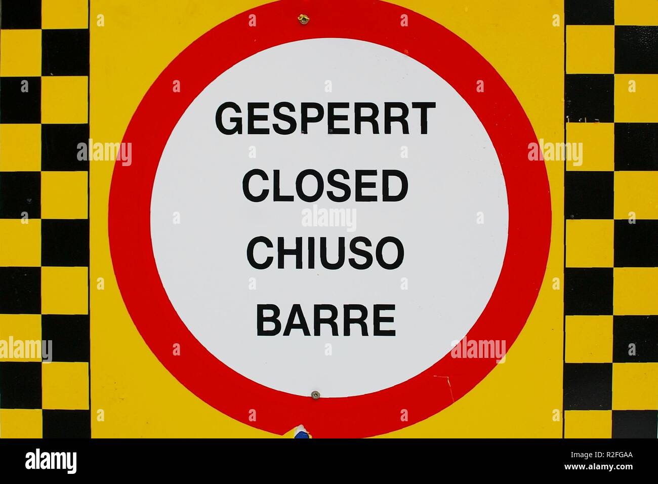 Chiuso sign hi-res stock photography and images - Alamy