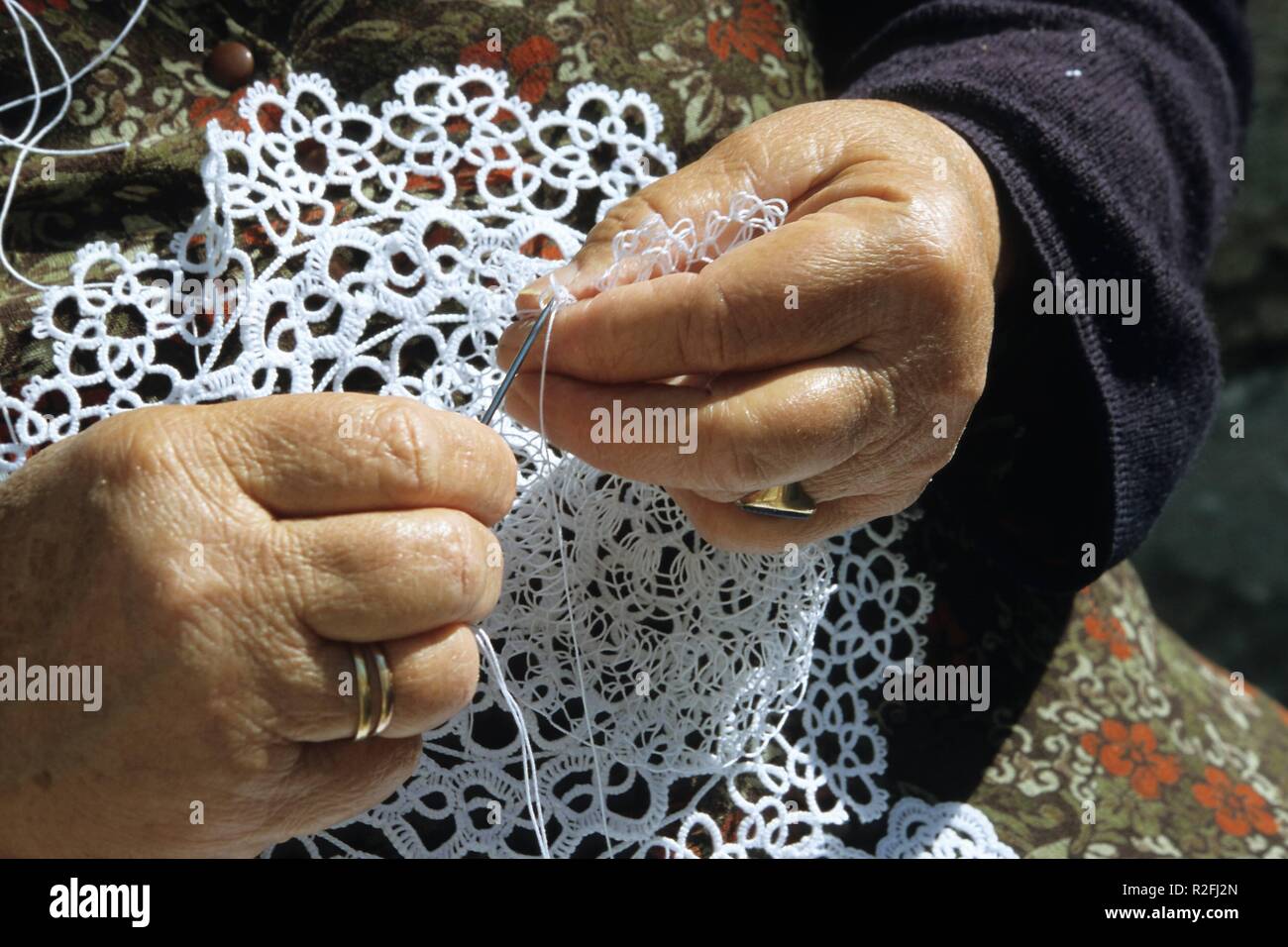 Frauenha nde hi-res stock photography and images - Alamy