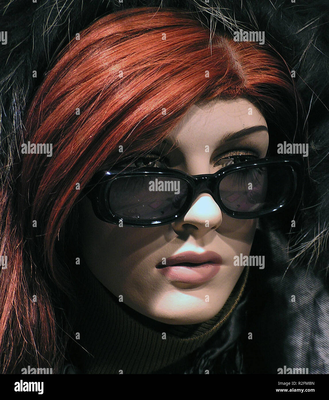 Showcase model hi-res stock photography and images - Alamy