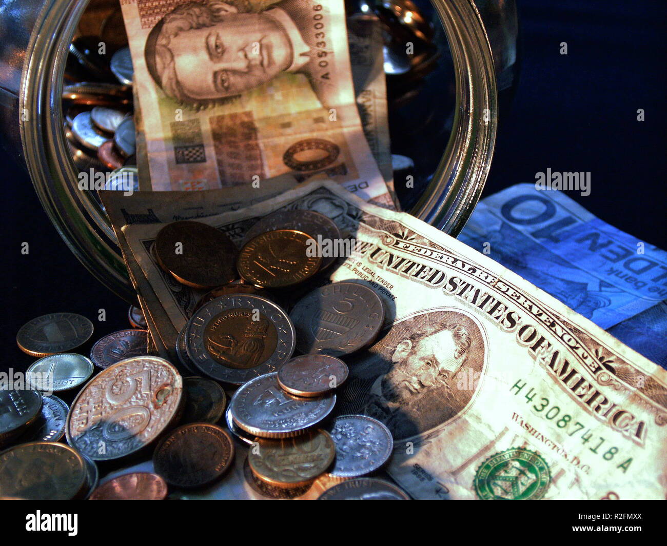 Geldglas hi-res stock photography and images - Alamy