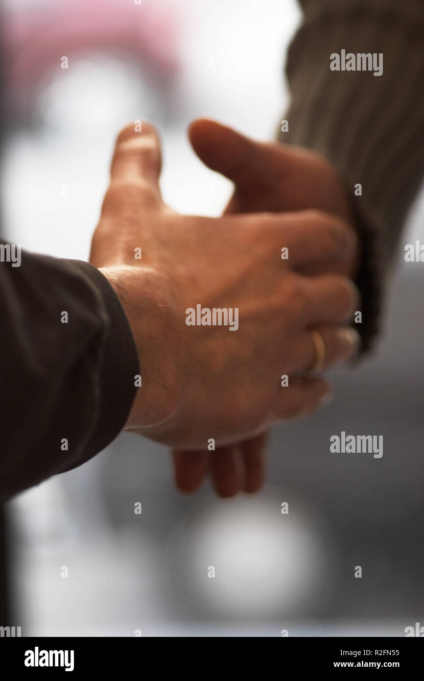 Peace handshake hi-res stock photography and images - Alamy