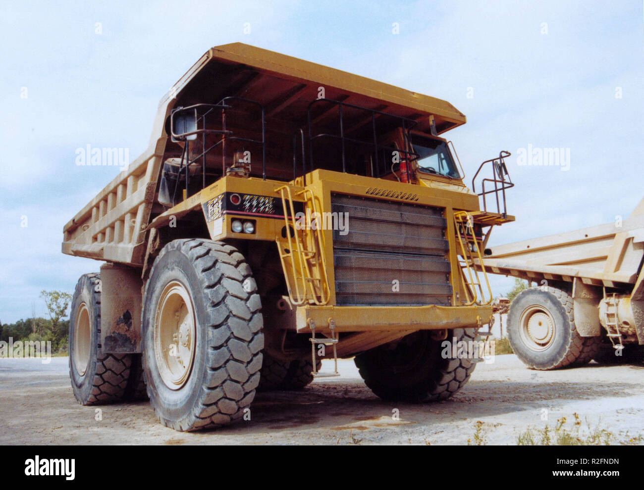 caterpillar - dump trucks-777c Stock Photo - Alamy
