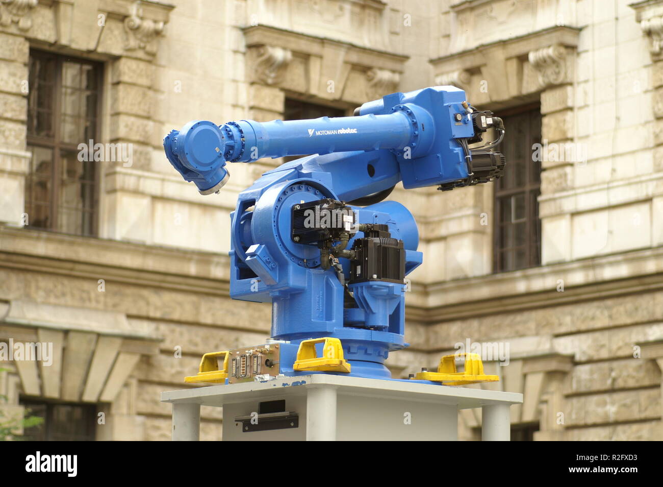 Robot gripper hi-res stock photography and images - Alamy