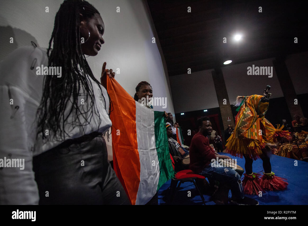 The Ivorian traditional dance at Festival Culturale Senza Colore in ...