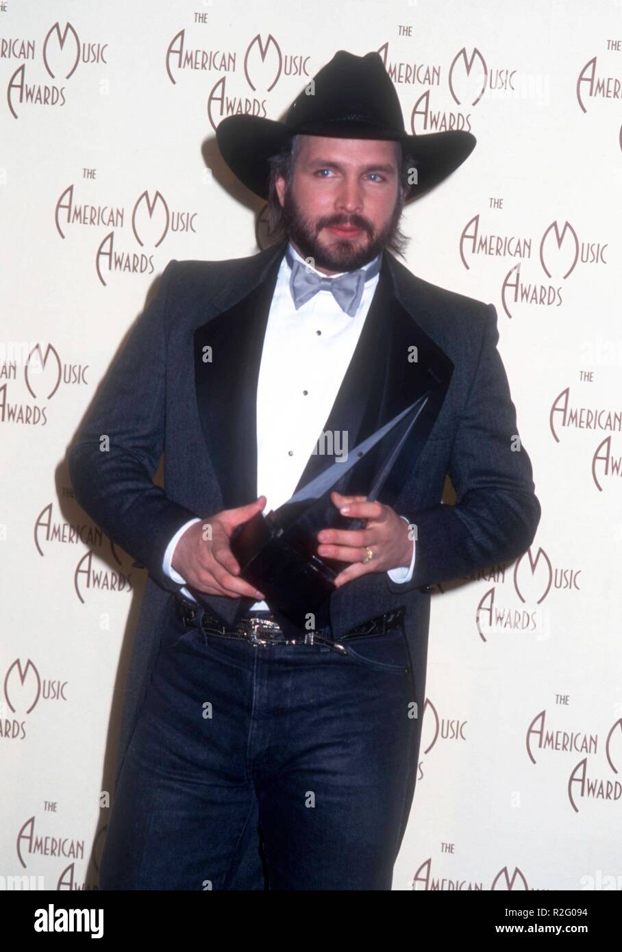 LOS ANGELES, CA - JANUARY 25: Singer Garth Brooks attends the 20th ...