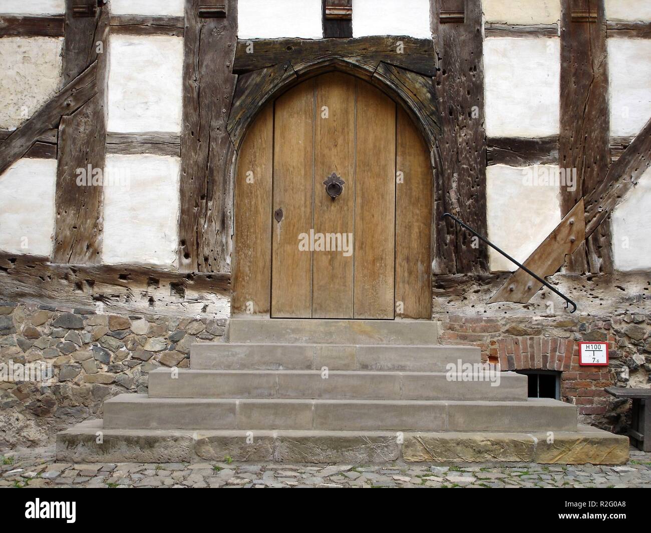 frame-framed wooden door Stock Photo - Alamy