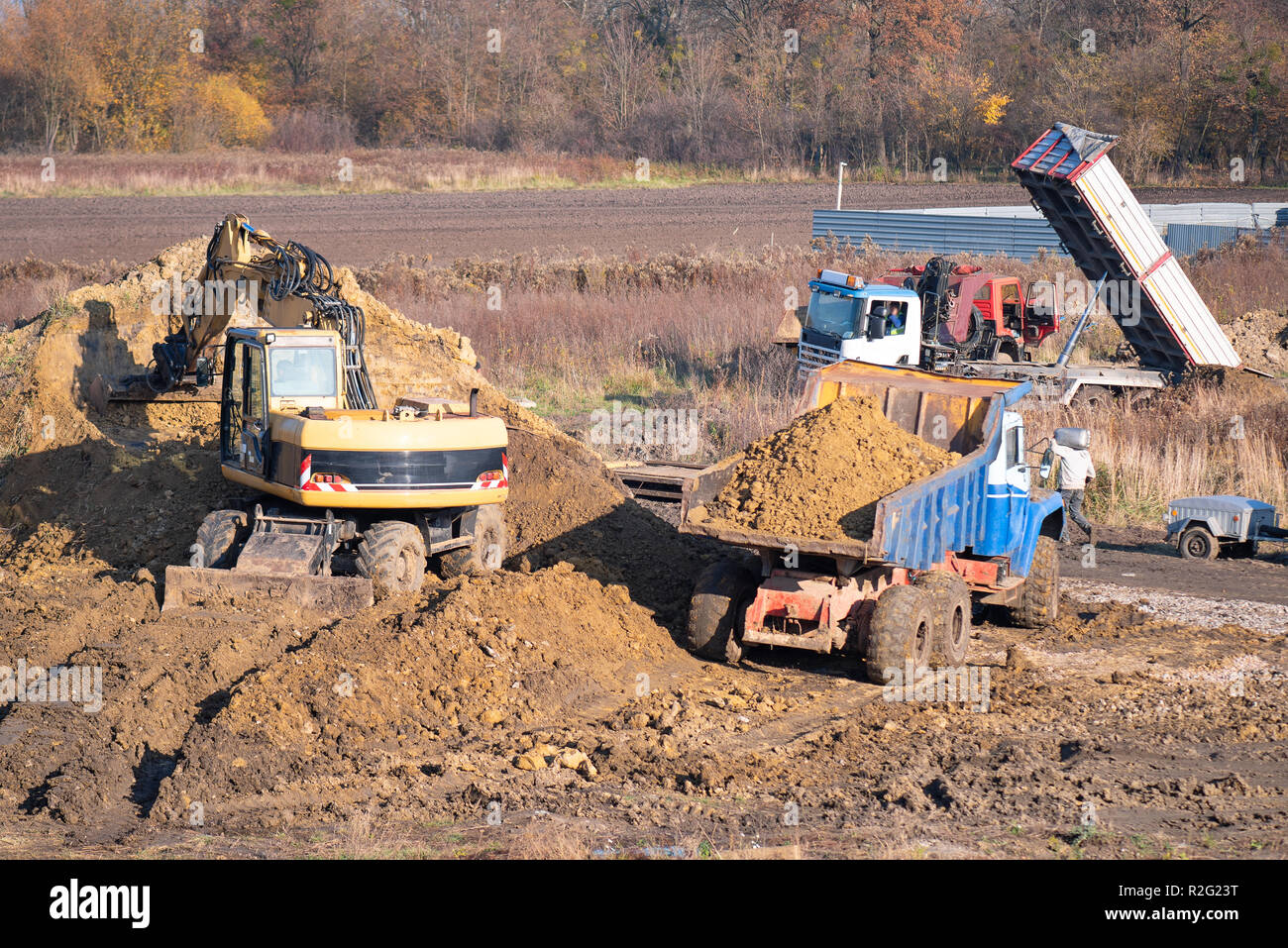 Excavator digging soil Stock Photo - Alamy Excavator digging soil Stock Photo - Alamy