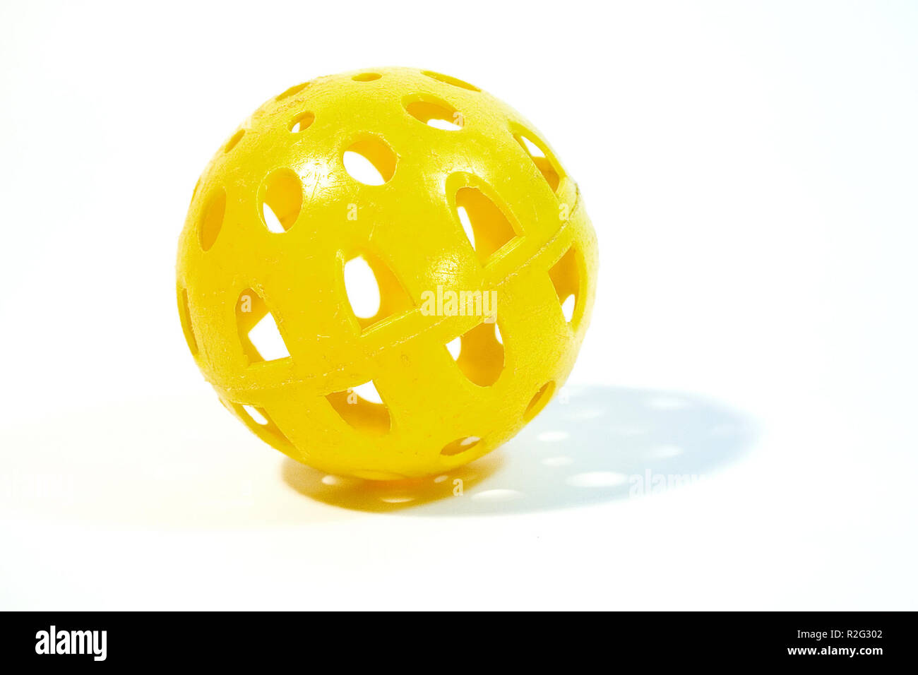 Gelber ball Cut Out Stock Images & Pictures - Alamy