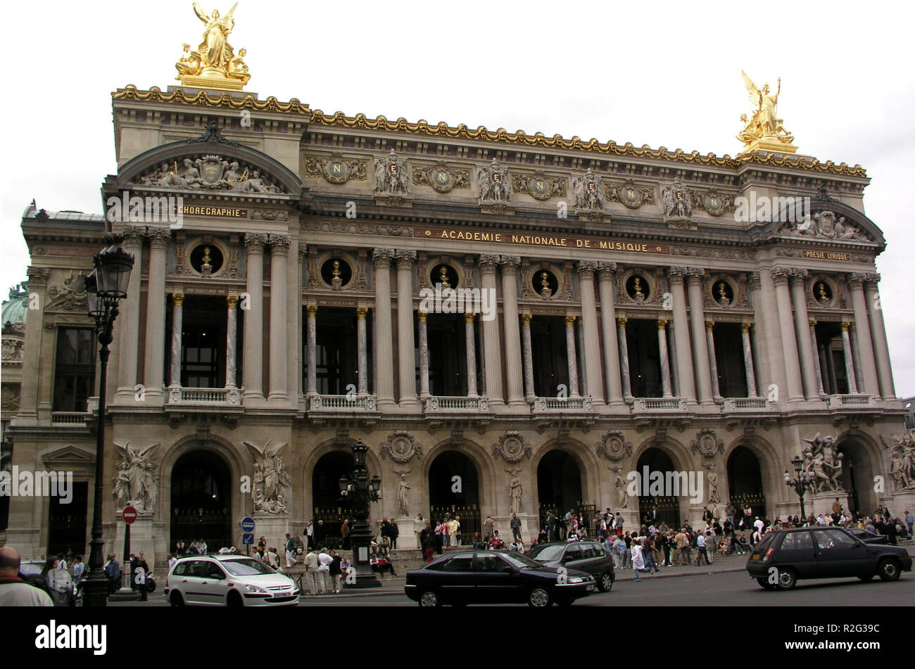 Paris oper hi-res stock photography and images - Alamy