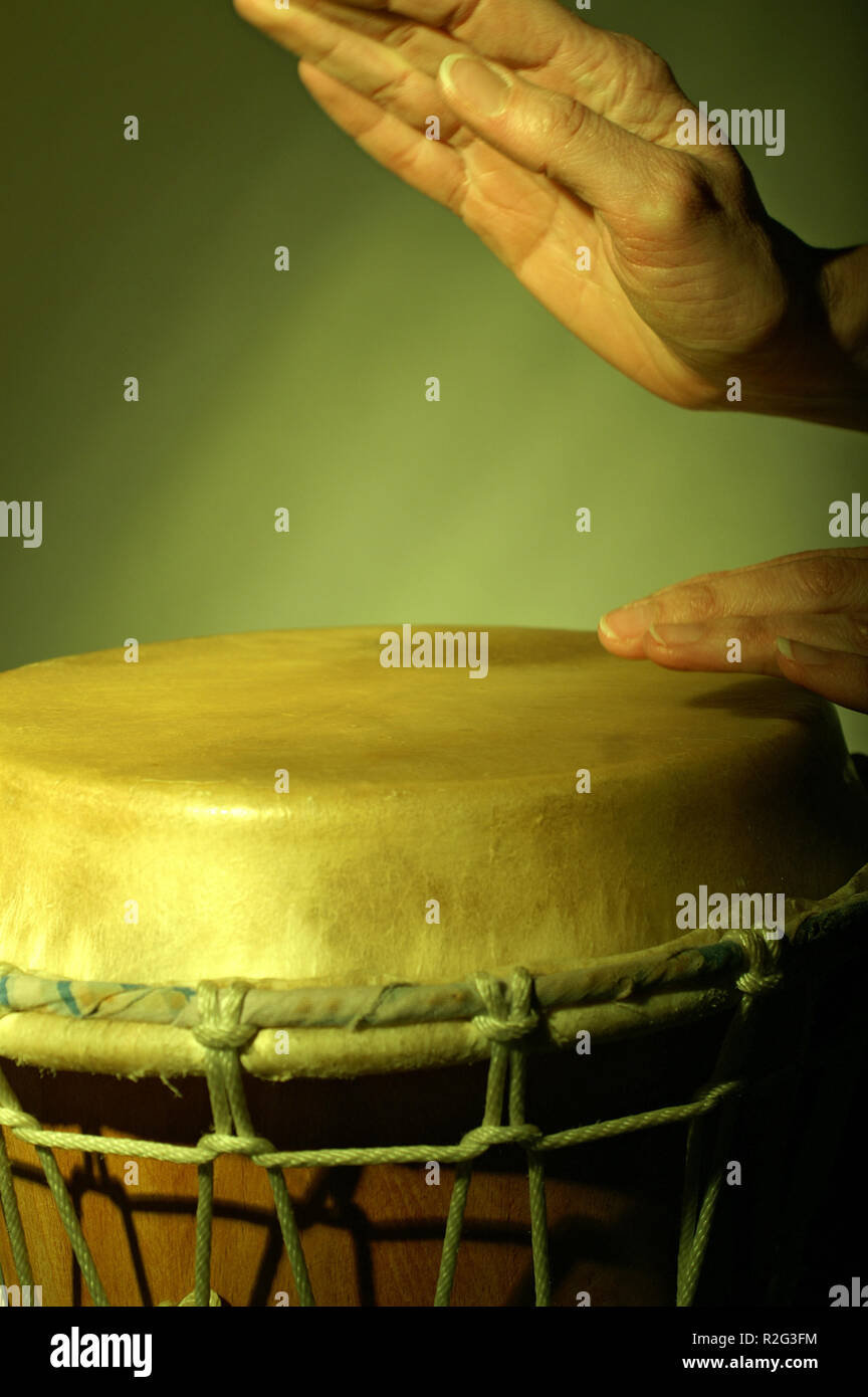 Drumming dynamics hi-res stock photography and images - Alamy