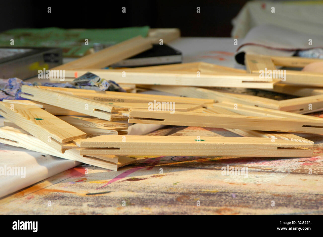 picture frames workshop Stock Photo - Alamy