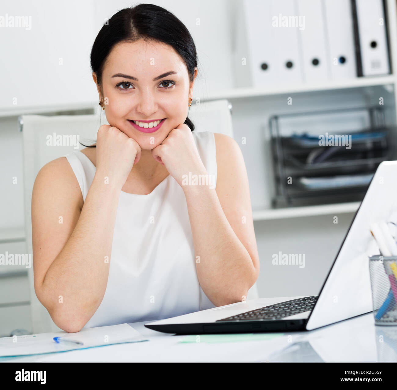 Sitting gracefully woman hi-res stock photography and images - Alamy