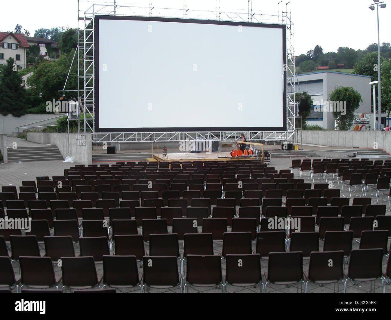 Movie screen and orchestra hi-res stock photography and images - Alamy