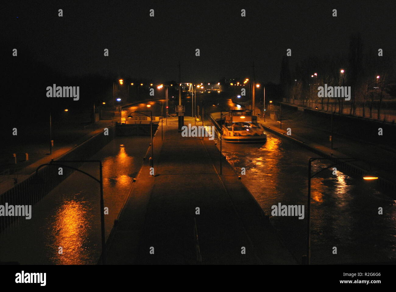 Eddersheim lock hi-res stock photography and images - Alamy