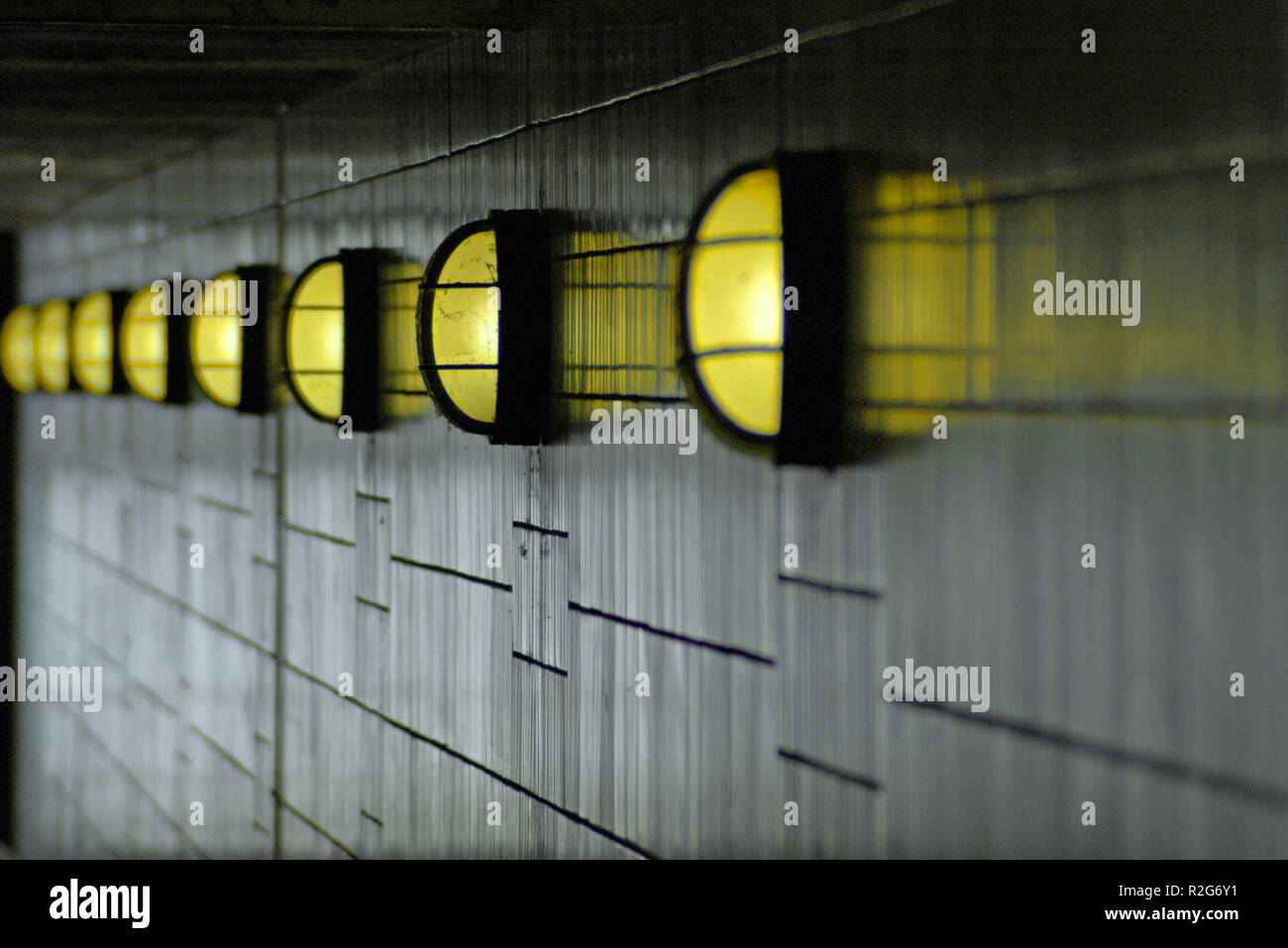 Monochron hi-res stock photography and images - Alamy