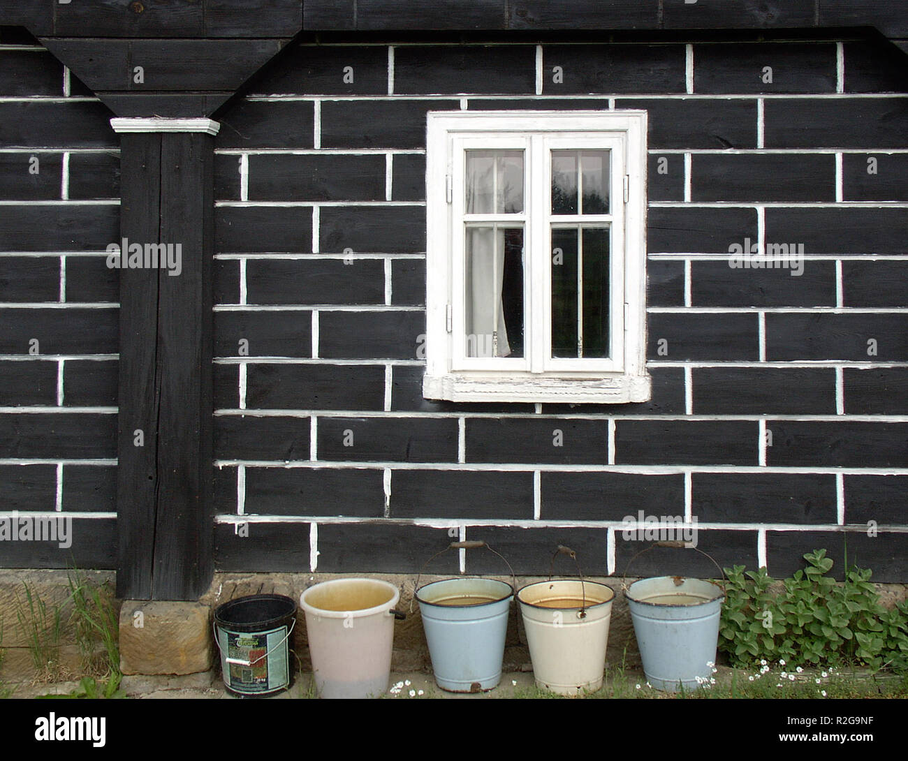 5 five buckets hi-res stock photography and images - Alamy