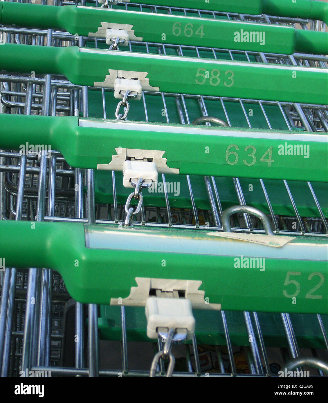 Einkaufswagenchips hi-res stock photography and images - Alamy