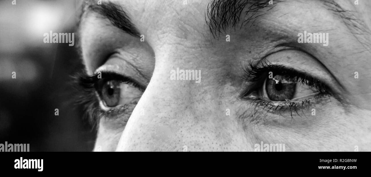 Eyes look glancing view Black and White Stock Photos & Images - Alamy