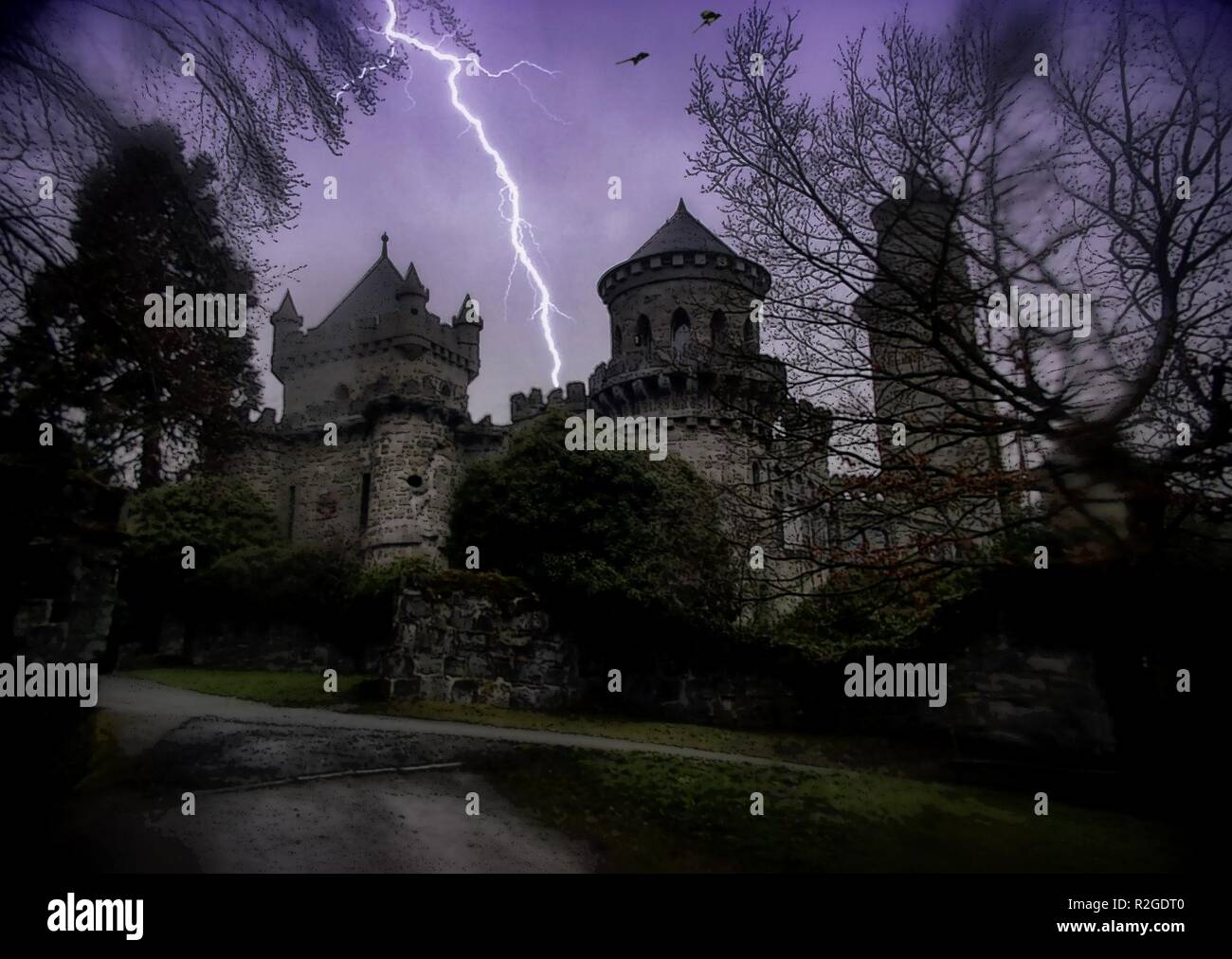 Late arrival hi-res stock photography and images - Alamy