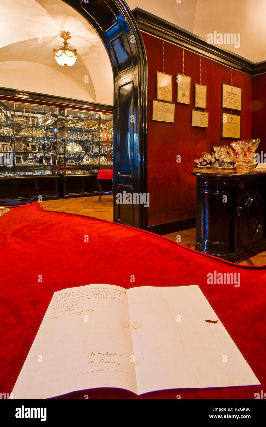 Ancient documents hi-res stock photography and images - Alamy