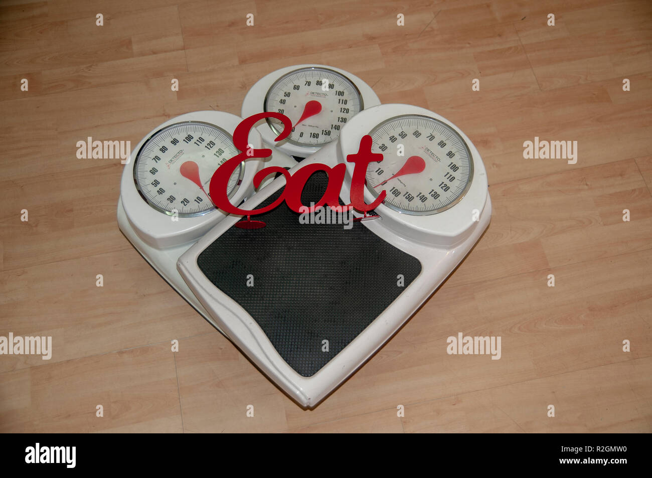 Approach scale hi-res stock photography and images - Alamy