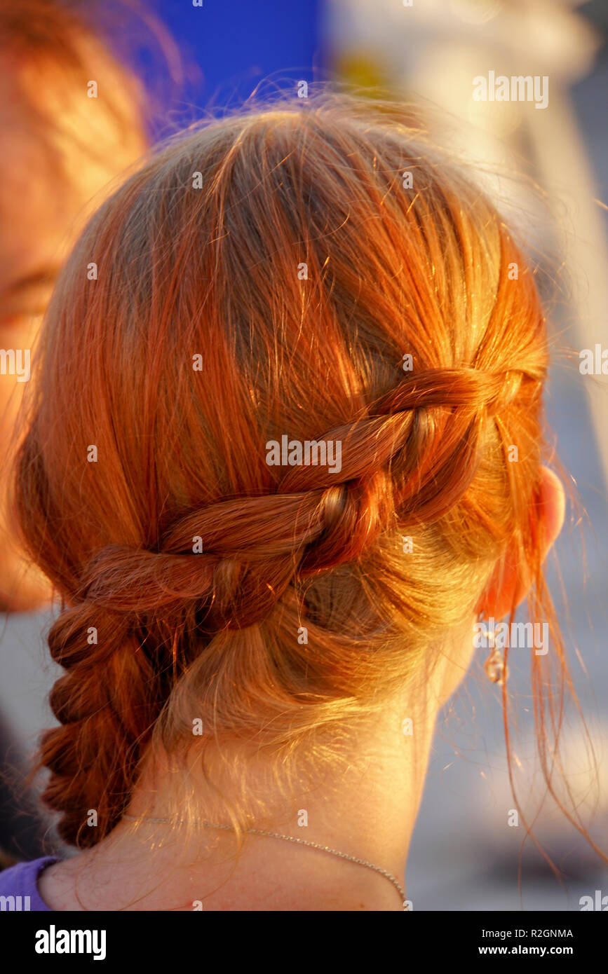 Beautiful woman from behind hi-res stock photography and images - Alamy