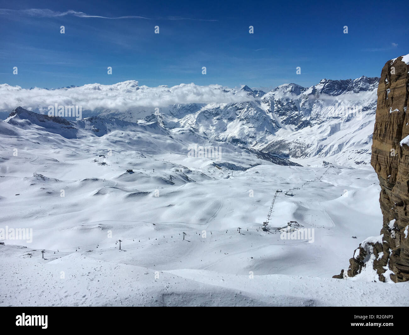 Cervinia valtournenche zermatt hi-res stock photography and images - Alamy