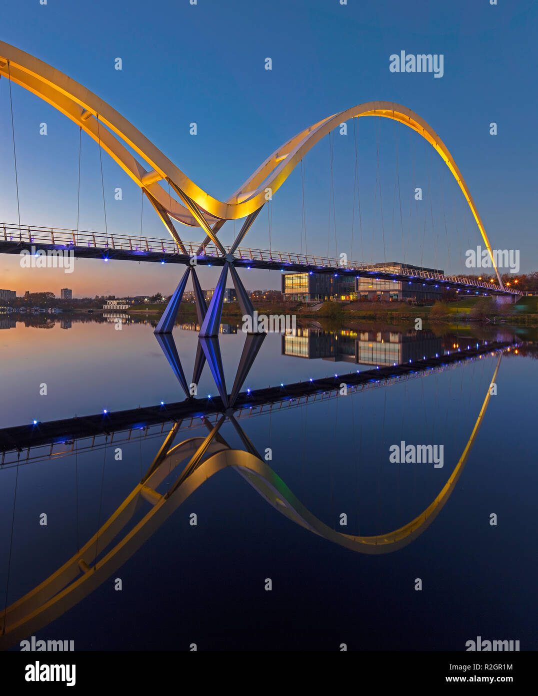 Infinity bridge reflection uk hi-res stock photography and images - Alamy