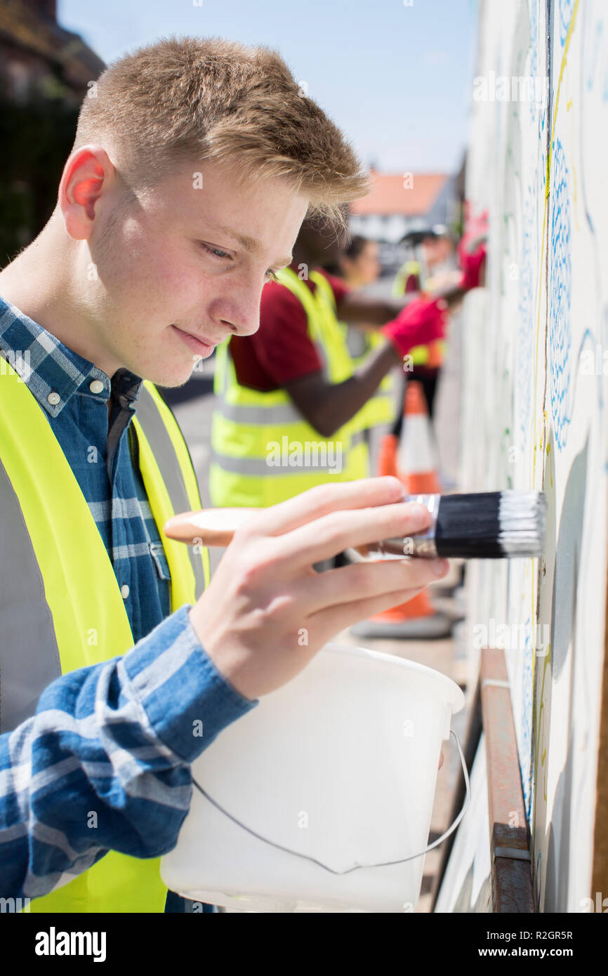 Community project hi-res stock photography and images - Alamy