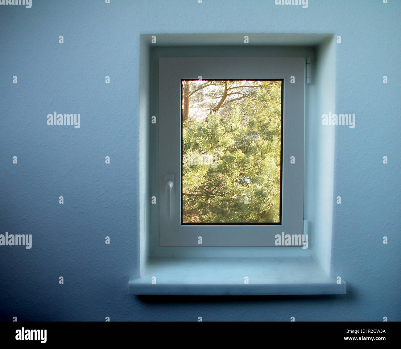Bottom hung window hi-res stock photography and images - Alamy
