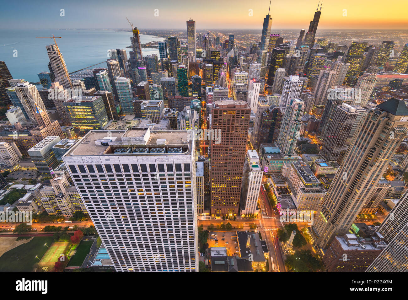 Aerial downtown chicago hi-res stock photography and images - Alamy