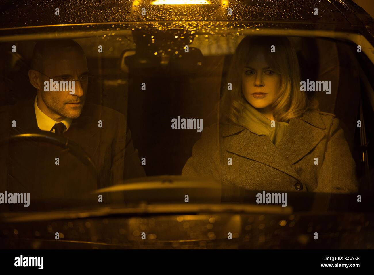 Cinema france man woman car hi-res stock photography and images - Alamy