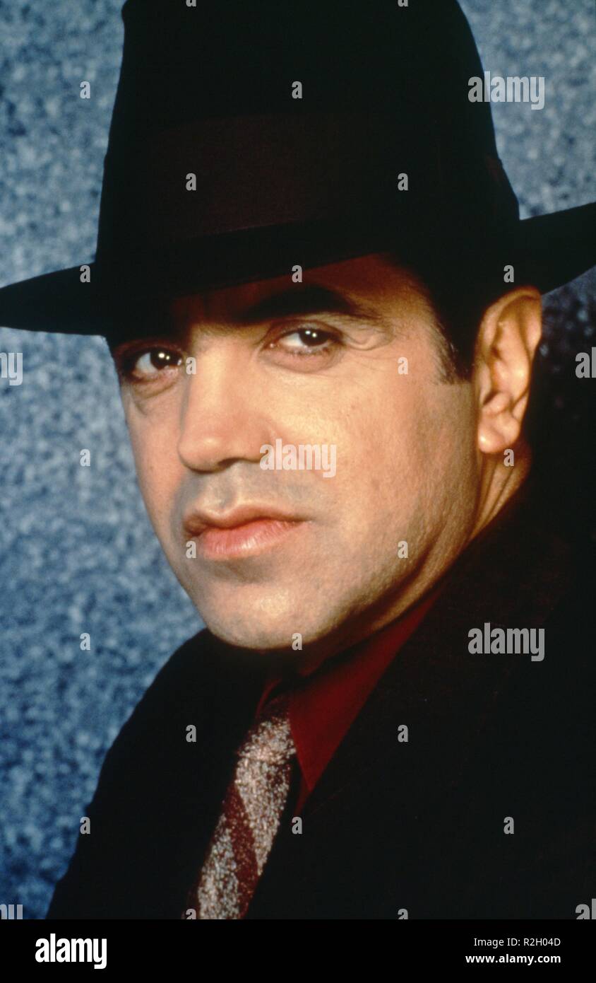 Bullets Over Broadway Year : 1994 USA Director : Woody Allen Chazz ...