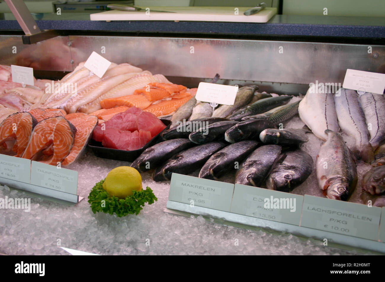 Fisch kiosk hi-res stock photography and images - Alamy