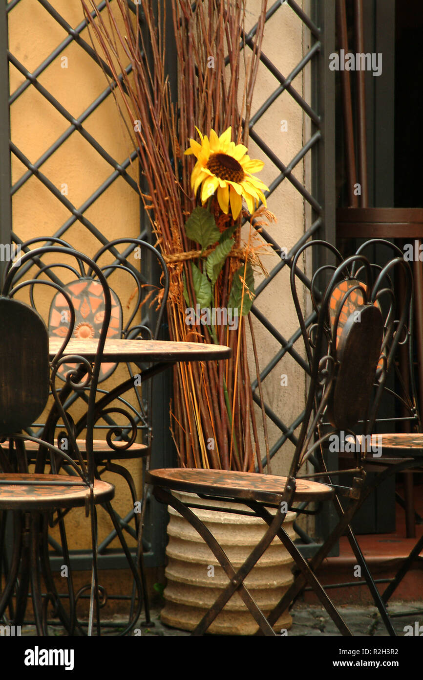 table in cafe Stock Photo - Alamy